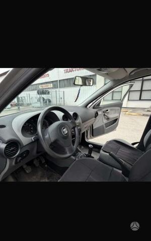 Grey SEAT Ibiza 2004 in Panevezys, with an engine capacity of 1.39 L and mileage of 269 thousand km for 700 €, photo 9 on AUTOMOTO.COM.LV