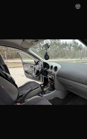 Grey SEAT Ibiza 2004 in Panevezys, with an engine capacity of 1.39 L and mileage of 269 thousand km for 700 €, photo 10 on AUTOMOTO.COM.LV