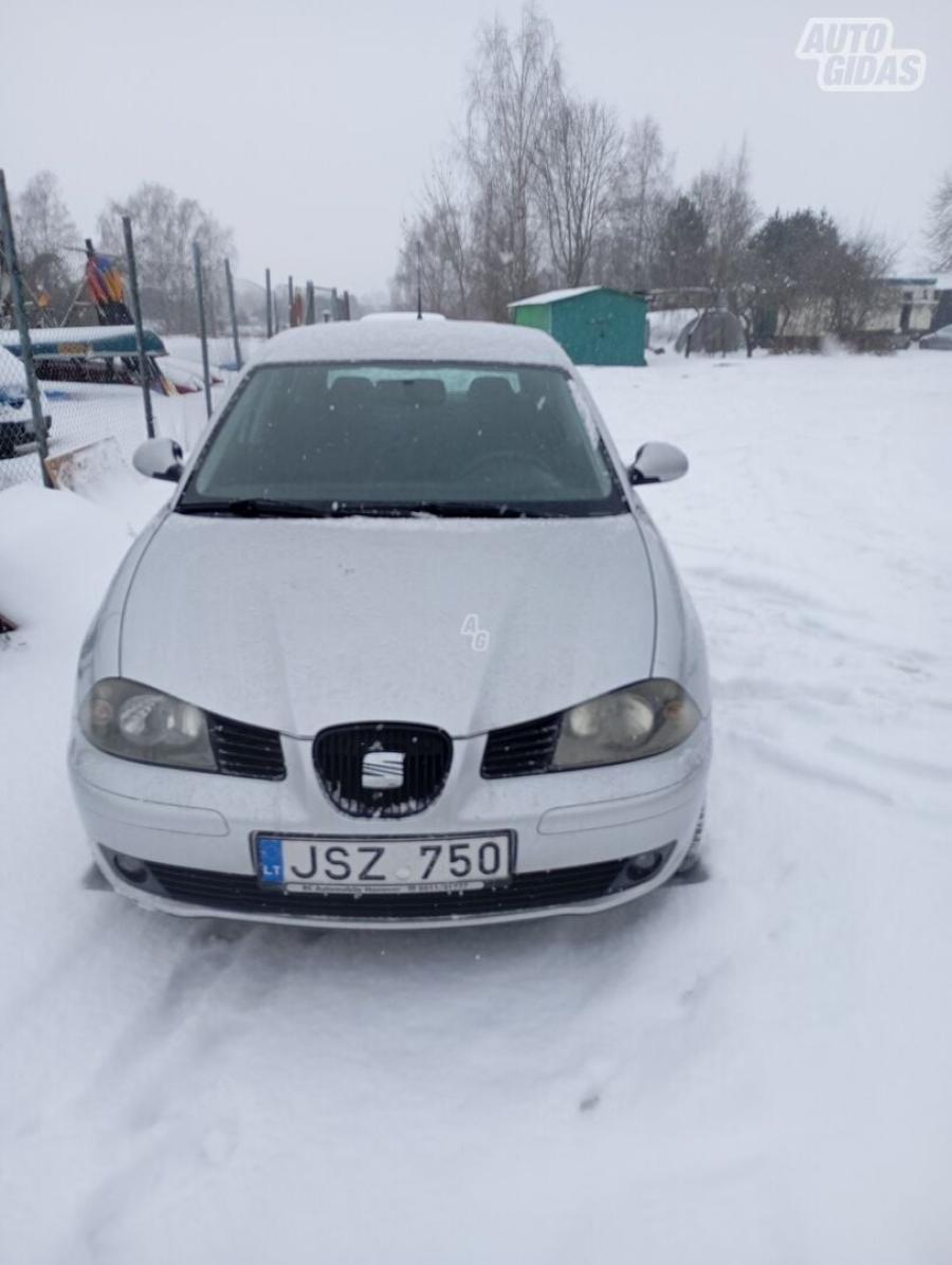 Grey SEAT Ibiza 2005 in Panevezys, with an engine capacity of 1.40 L and mileage of 121 thousand km for 1100 €, photo 1 on AUTOMOTO.COM.LV