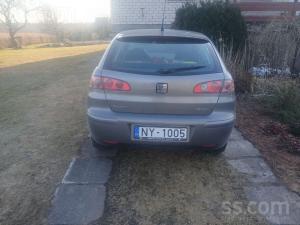 Pelēks SEAT Ibiza 2005 Cēsis, ar dzinēja tilpumu 1.40 L un nobraukumu 233 tūkst. km par 1940 €, foto 3 vietnē AUTOMOTO.COM.LV
