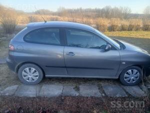 Pelēks SEAT Ibiza 2005 Cēsis, ar dzinēja tilpumu 1.40 L un nobraukumu 233 tūkst. km par 1940 €, foto 4 vietnē AUTOMOTO.COM.LV
