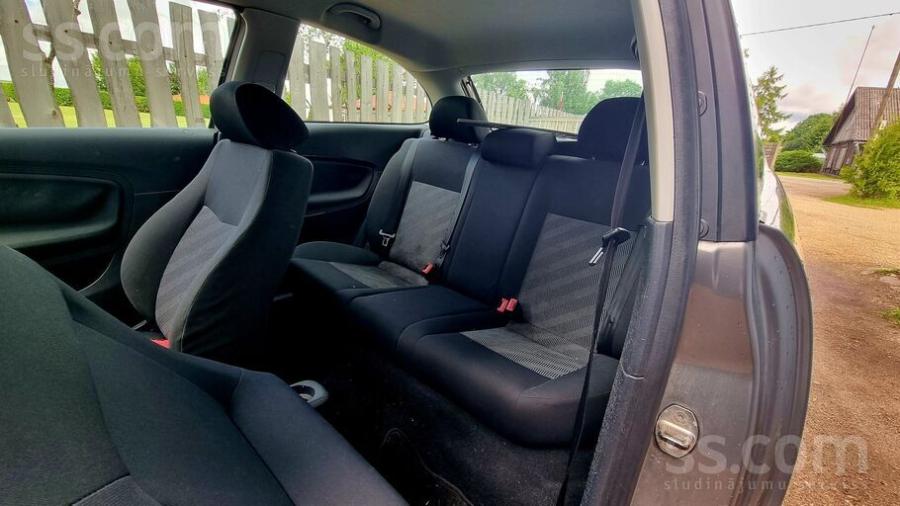 Pelēks SEAT Ibiza 2005 Cēsis, ar dzinēja tilpumu 1.40 L un nobraukumu 238 tūkst. km par 1300 €, foto 9 vietnē AUTOMOTO.COM.LV