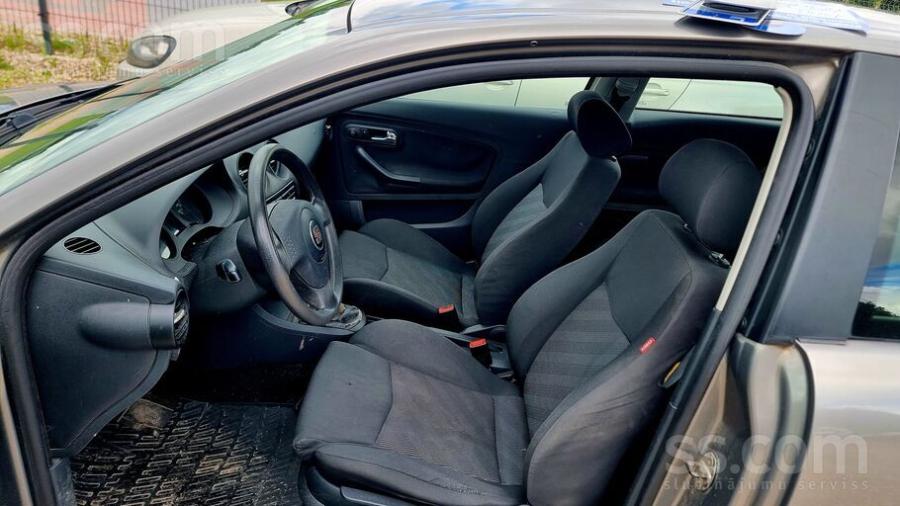 Pelēks SEAT Ibiza 2005 Cēsis, ar dzinēja tilpumu 1.40 L un nobraukumu 238 tūkst. km par 1300 €, foto 10 vietnē AUTOMOTO.COM.LV