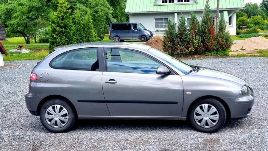 Pelēks SEAT Ibiza 2005 Cēsis, ar dzinēja tilpumu 1.40 L un nobraukumu 238 tūkst. km par 1300 €, foto 5 vietnē AUTOMOTO.COM.LV
