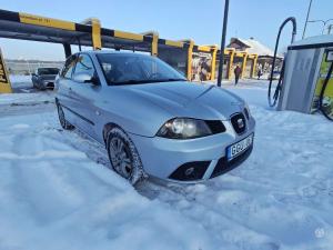 Pelēks SEAT Ibiza 2006 Kauņa, ar dzinēja tilpumu 1.40 L un nobraukumu 285 tūkst. km par 1350 €, foto 3 vietnē AUTOMOTO.COM.LV