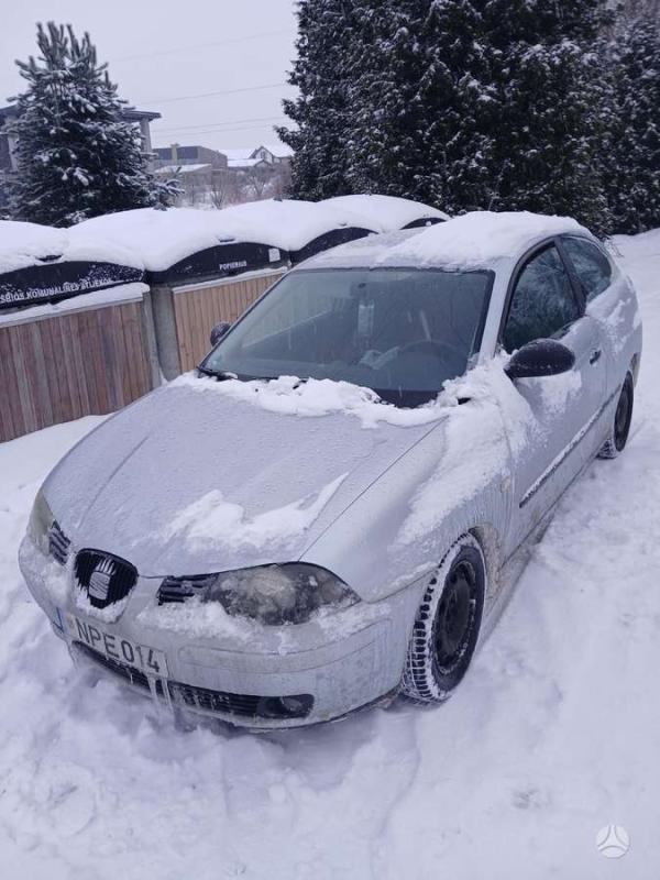 Grey SEAT Ibiza 2006 in Kaunas, with an engine capacity of 1.20 L and mileage of 143 thousand km for 1450 €, photo 1 on AUTOMOTO.COM.LV