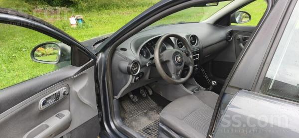 Pelēks SEAT Ibiza 2007 Kuldīga, ar dzinēja tilpumu 1.40 L un nobraukumu 211 tūkst. km par 1400 €, foto 3 vietnē AUTOMOTO.COM.LV