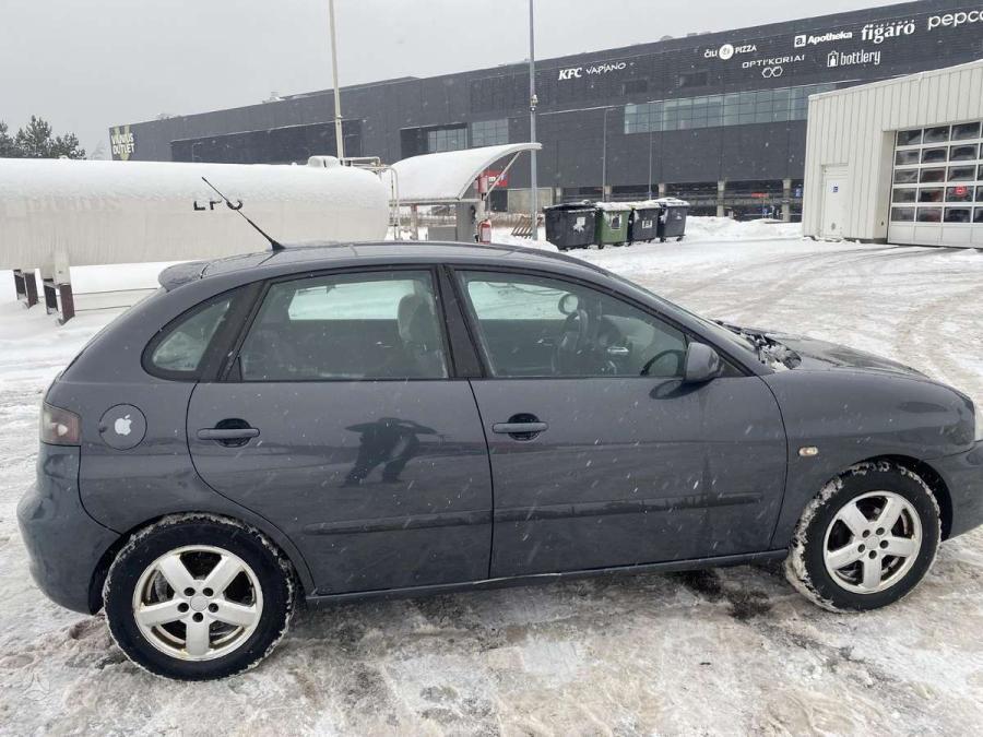 Grey SEAT Ibiza 2008 in Vilnius, with an engine capacity of 1.42 L and mileage of 326 thousand km for 1100 €, photo 4 on AUTOMOTO.COM.LV