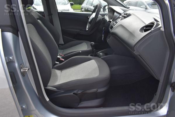 Pelēks SEAT Ibiza 2008 Kuldīga, ar dzinēja tilpumu 1.40 L un nobraukumu 0 tūkst. km par 4100 €, foto 7 vietnē AUTOMOTO.COM.LV