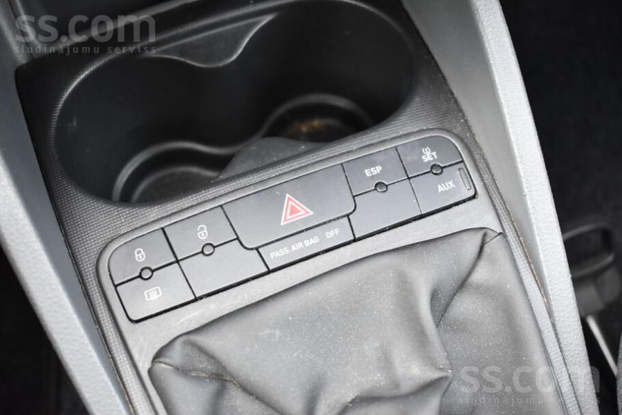 Grey SEAT Ibiza 2008 in Kuldiga, with an engine capacity of 1.40 L and mileage of 0 thousand km for 4100 €, photo 11 on AUTOMOTO.COM.LV