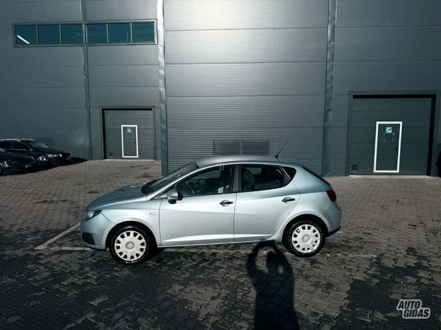 Grey SEAT Ibiza 2009 in Kaunas, with an engine capacity of 1.90 L and mileage of 305 thousand km for 2290 €, photo 3 on AUTOMOTO.COM.LV