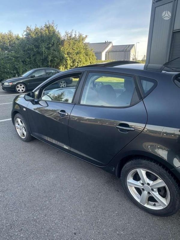 Pelēks SEAT Ibiza 2009 Viļņa, ar dzinēja tilpumu 1.60 L un nobraukumu 197 tūkst. km par 1400 €, foto 2 vietnē AUTOMOTO.COM.LV