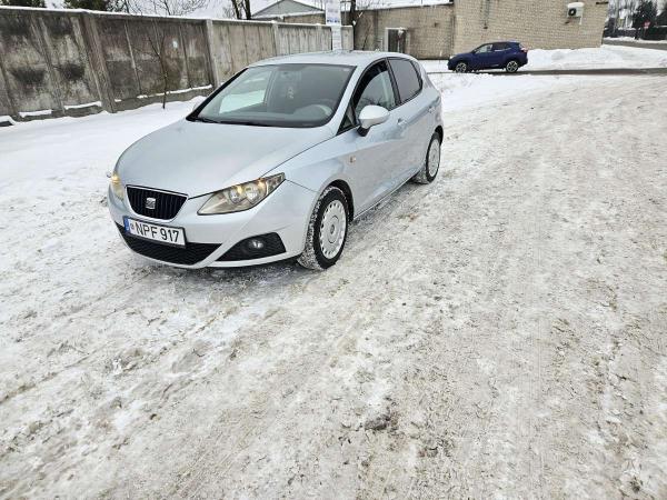 Pelēks SEAT Ibiza 2010 Šauļi, ar dzinēja tilpumu 1.20 L un nobraukumu 222 tūkst. km par 2700 €, foto 2 vietnē AUTOMOTO.COM.LV