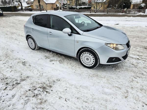 Pelēks SEAT Ibiza 2010 Šauļi, ar dzinēja tilpumu 1.20 L un nobraukumu 222 tūkst. km par 2700 €, foto 3 vietnē AUTOMOTO.COM.LV