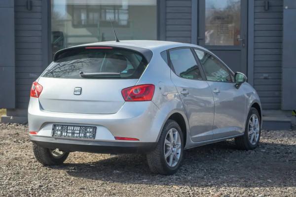 Pelēks SEAT Ibiza 2010 Liepāja, ar dzinēja tilpumu 1.20 L un nobraukumu 172 tūkst. km par 4400 €, foto 4 vietnē AUTOMOTO.COM.LV
