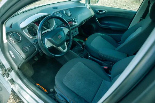 Pelēks SEAT Ibiza 2010 Liepāja, ar dzinēja tilpumu 1.20 L un nobraukumu 172 tūkst. km par 4400 €, foto 8 vietnē AUTOMOTO.COM.LV