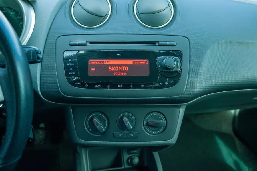 Pelēks SEAT Ibiza 2010 Liepāja, ar dzinēja tilpumu 1.20 L un nobraukumu 172 tūkst. km par 4400 €, foto 15 vietnē AUTOMOTO.COM.LV