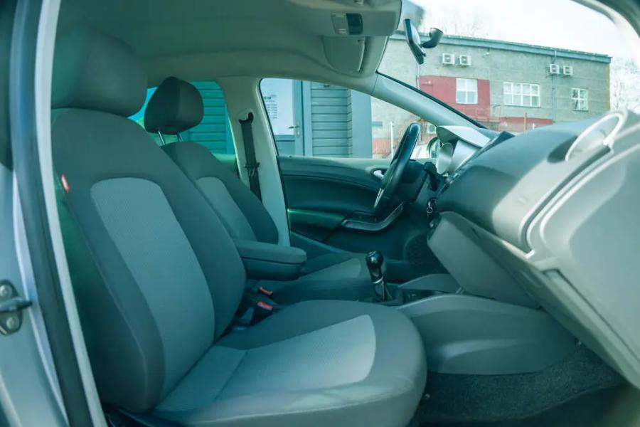 Pelēks SEAT Ibiza 2010 Liepāja, ar dzinēja tilpumu 1.20 L un nobraukumu 172 tūkst. km par 4400 €, foto 20 vietnē AUTOMOTO.COM.LV