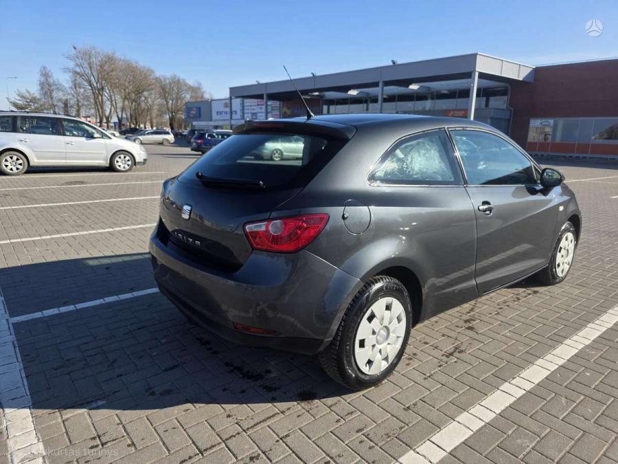 Grey SEAT Ibiza 2010 in Silute, with an engine capacity of 1.40 L and mileage of 186 thousand km for 1500 €, photo 6 on AUTOMOTO.COM.LV