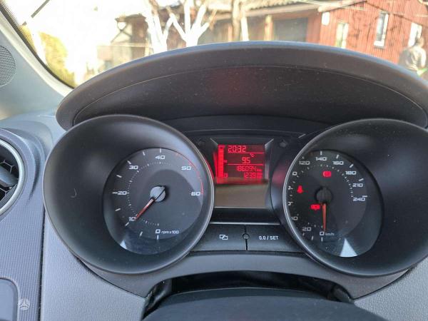 Grey SEAT Ibiza 2010 in Silute, with an engine capacity of 1.40 L and mileage of 186 thousand km for 1500 €, photo 8 on AUTOMOTO.COM.LV