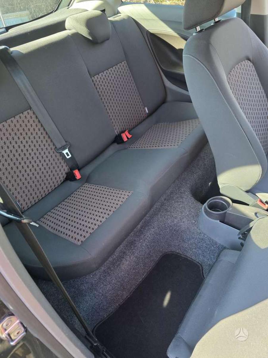 Grey SEAT Ibiza 2010 in Silute, with an engine capacity of 1.40 L and mileage of 186 thousand km for 1500 €, photo 12 on AUTOMOTO.COM.LV
