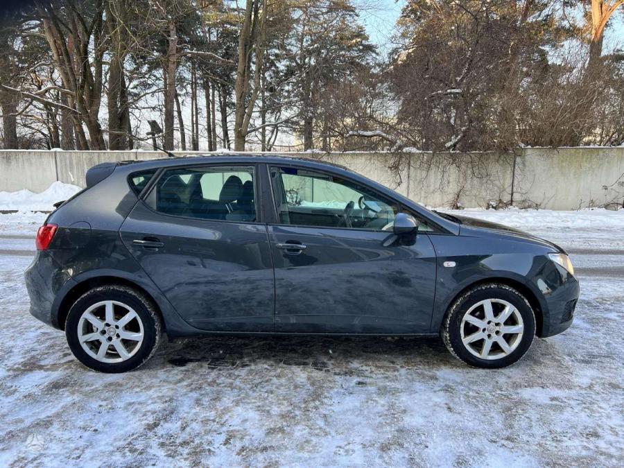 Pelēks SEAT Ibiza 2011 Viļņa, ar dzinēja tilpumu 1.20 L un nobraukumu 308 tūkst. km par 2400 €, foto 4 vietnē AUTOMOTO.COM.LV