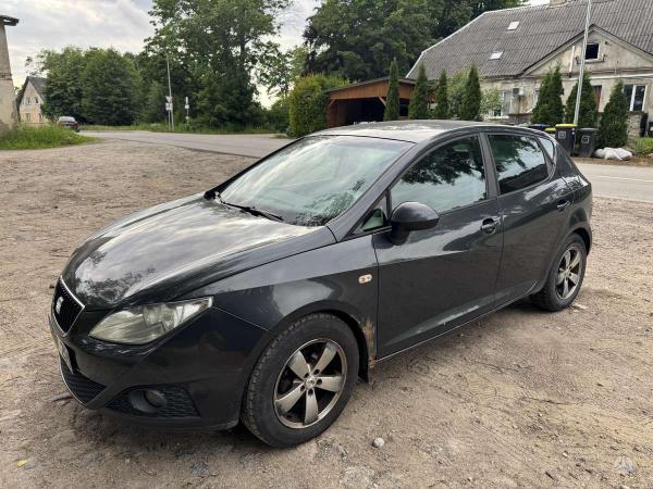 Grey SEAT Ibiza 2011 in Klaipeda, with an engine capacity of 1.60 L and mileage of 215 thousand km for 1200 €, photo 1 on AUTOMOTO.COM.LV