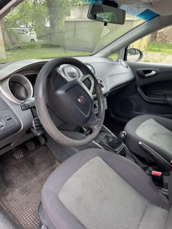 Grey SEAT Ibiza 2011 in Klaipeda, with an engine capacity of 1.60 L and mileage of 215 thousand km for 1200 €, photo 6 on AUTOMOTO.COM.LV