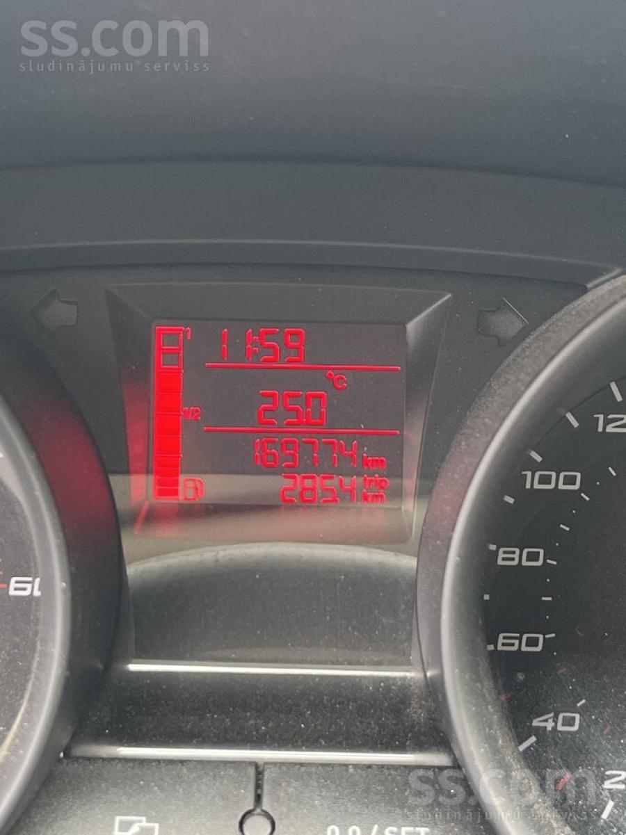 Pelēks SEAT Ibiza 2011 Limbaži, ar dzinēja tilpumu 1.20 L un nobraukumu 170 tūkst. km par 6000 €, foto 11 vietnē AUTOMOTO.COM.LV