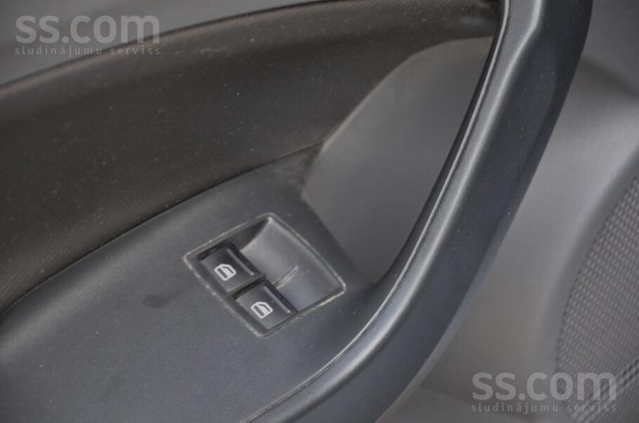 Grey SEAT Ibiza 2012 in Riga, with an engine capacity of 1.60 L and mileage of 315 thousand km for 2790 €, photo 23 on AUTOMOTO.COM.LV