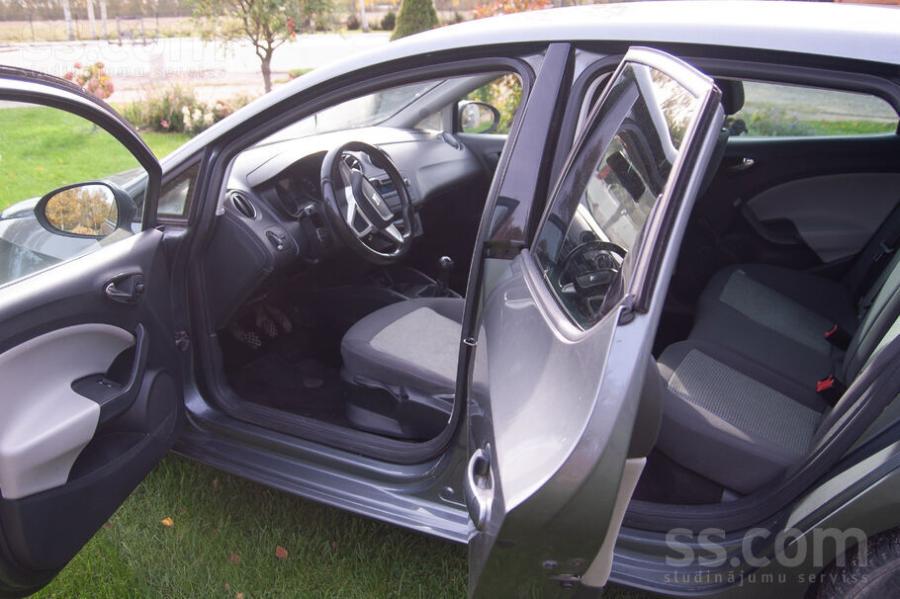 Pelēks SEAT Ibiza 2013 Jelgava, ar dzinēja tilpumu 1.60 L un nobraukumu 345 tūkst. km par 2700 €, foto 5 vietnē AUTOMOTO.COM.LV