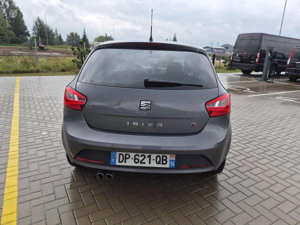 Grey SEAT Ibiza 2015 in Taurage, with an engine capacity of 1.97 L and mileage of 296 thousand km for 3700 €, photo 10 on AUTOMOTO.COM.LV