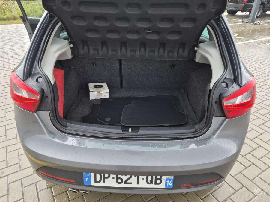 Grey SEAT Ibiza 2015 in Taurage, with an engine capacity of 1.97 L and mileage of 296 thousand km for 3700 €, photo 12 on AUTOMOTO.COM.LV