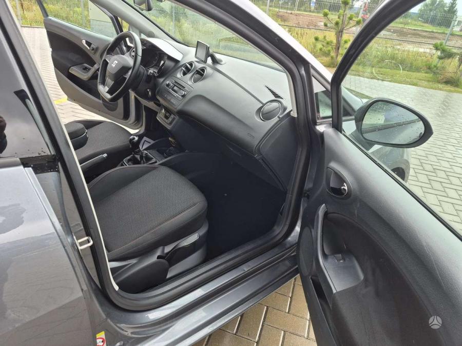 Grey SEAT Ibiza 2015 in Taurage, with an engine capacity of 1.97 L and mileage of 296 thousand km for 3700 €, photo 14 on AUTOMOTO.COM.LV