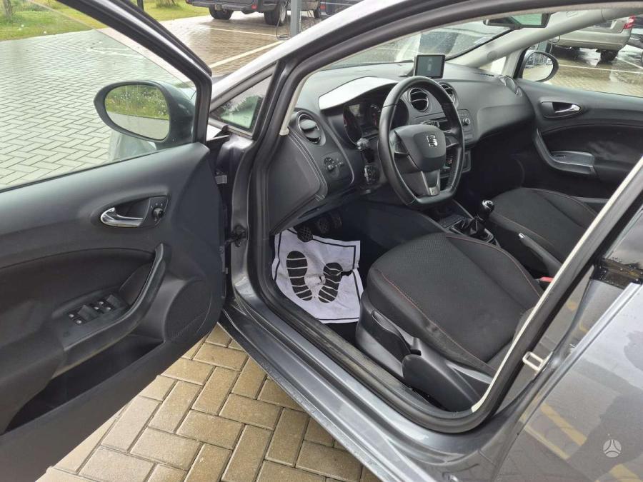 Grey SEAT Ibiza 2015 in Taurage, with an engine capacity of 1.97 L and mileage of 296 thousand km for 3700 €, photo 17 on AUTOMOTO.COM.LV