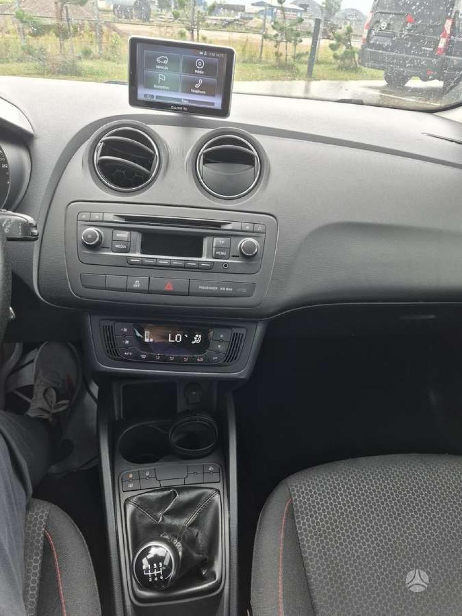 Grey SEAT Ibiza 2015 in Taurage, with an engine capacity of 1.97 L and mileage of 296 thousand km for 3700 €, photo 18 on AUTOMOTO.COM.LV
