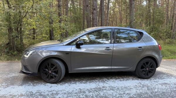 Pelēks SEAT Ibiza 2015 Liepāja, ar dzinēja tilpumu 1.40 L un nobraukumu 295 tūkst. km par 5200 €, foto 3 vietnē AUTOMOTO.COM.LV