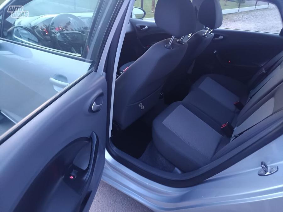 Grey SEAT Ibiza 2011 in Marijampole, with an engine capacity of 1.60 L and mileage of 275 thousand km for 2900 €, photo 12 on AUTOMOTO.COM.LV