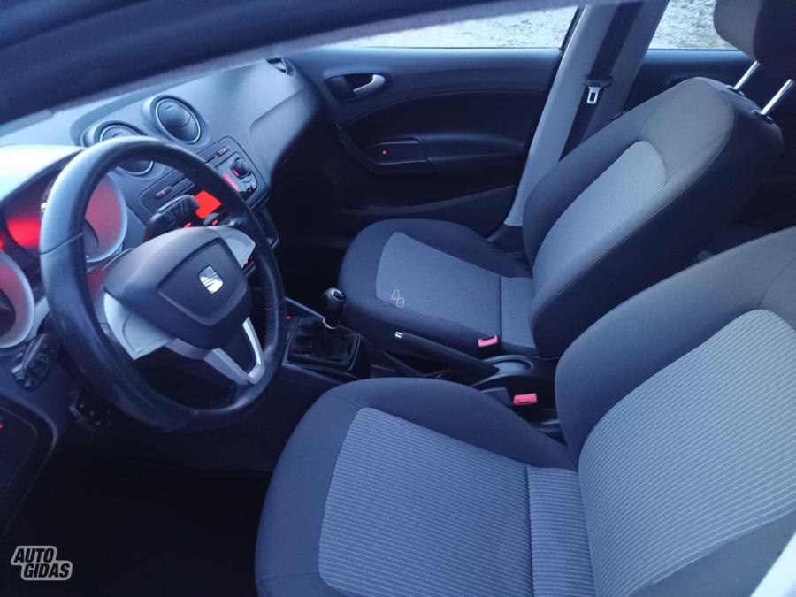 Grey SEAT Ibiza 2011 in Marijampole, with an engine capacity of 1.60 L and mileage of 275 thousand km for 2900 €, photo 15 on AUTOMOTO.COM.LV