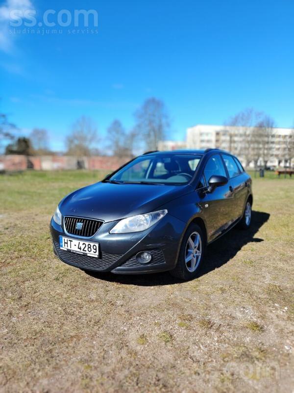Grey SEAT Ibiza 2011 in Ventspils, with an engine capacity of 1.40 L and mileage of 177 thousand km for 3200 €, photo 1 on AUTOMOTO.COM.LV
