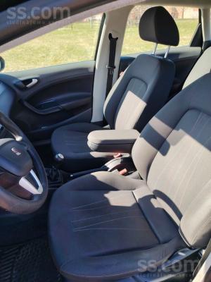 Pelēks SEAT Ibiza 2011 Ventspils, ar dzinēja tilpumu 1.40 L un nobraukumu 177 tūkst. km par 3200 €, foto 7 vietnē AUTOMOTO.COM.LV