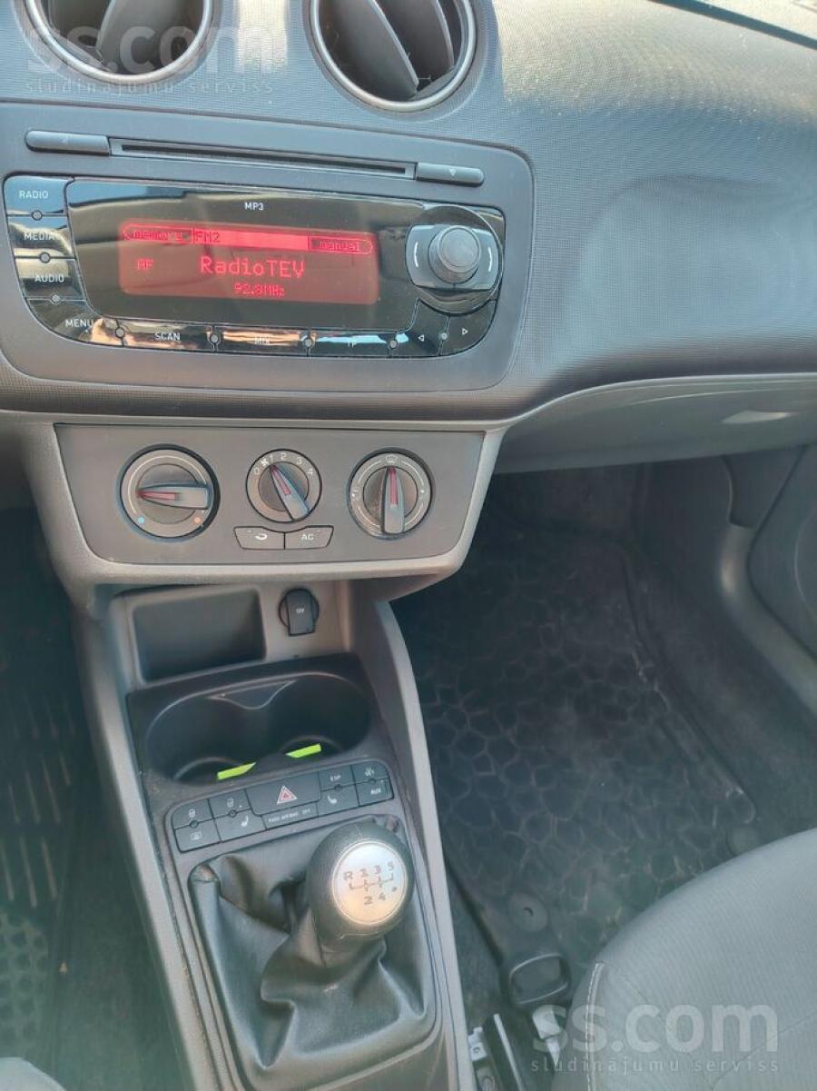 Pelēks SEAT Ibiza 2011 Ventspils, ar dzinēja tilpumu 1.40 L un nobraukumu 177 tūkst. km par 3200 €, foto 8 vietnē AUTOMOTO.COM.LV