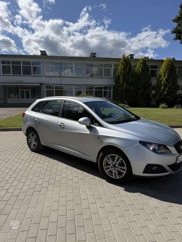 Grey SEAT Ibiza 2011 in Ukmerge, with an engine capacity of 1.60 L and mileage of 232 thousand km for 2500 €, photo 11 on AUTOMOTO.COM.LV