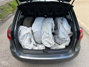 Grey SEAT Ibiza 2012 in Kedainiai, with an engine capacity of 1.60 L and mileage of 274 thousand km for 3650 €, photo 12 on AUTOMOTO.COM.LV