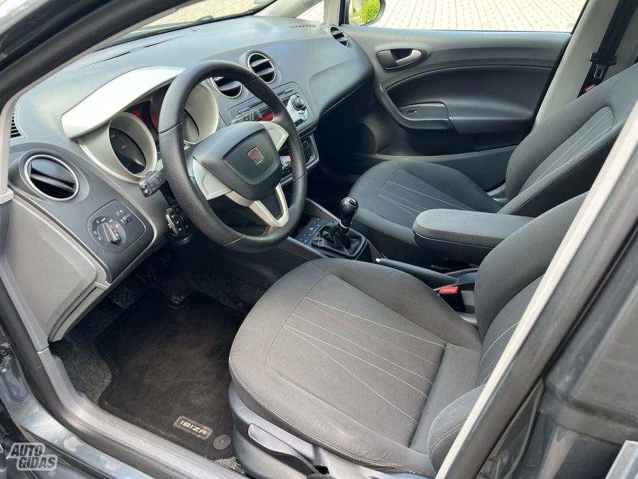 Grey SEAT Ibiza 2012 in Kedainiai, with an engine capacity of 1.60 L and mileage of 274 thousand km for 3650 €, photo 16 on AUTOMOTO.COM.LV