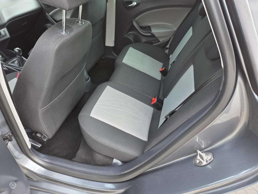 Pelēks SEAT Ibiza 2014 Marijampole, ar dzinēja tilpumu 1.60 L un nobraukumu 260 tūkst. km par 3999 €, foto 12 vietnē AUTOMOTO.COM.LV