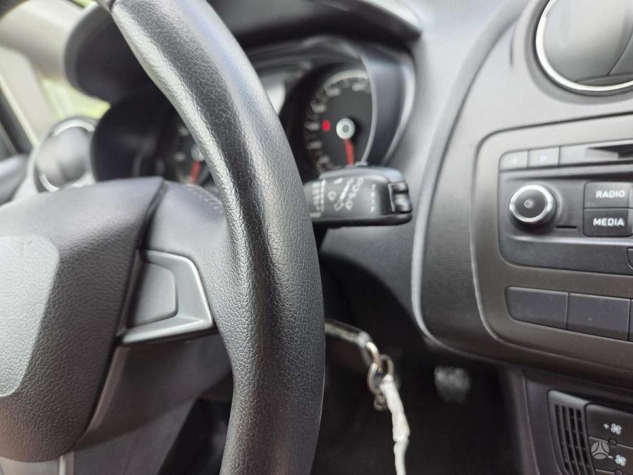 Pelēks SEAT Ibiza 2014 Marijampole, ar dzinēja tilpumu 1.60 L un nobraukumu 260 tūkst. km par 3999 €, foto 16 vietnē AUTOMOTO.COM.LV