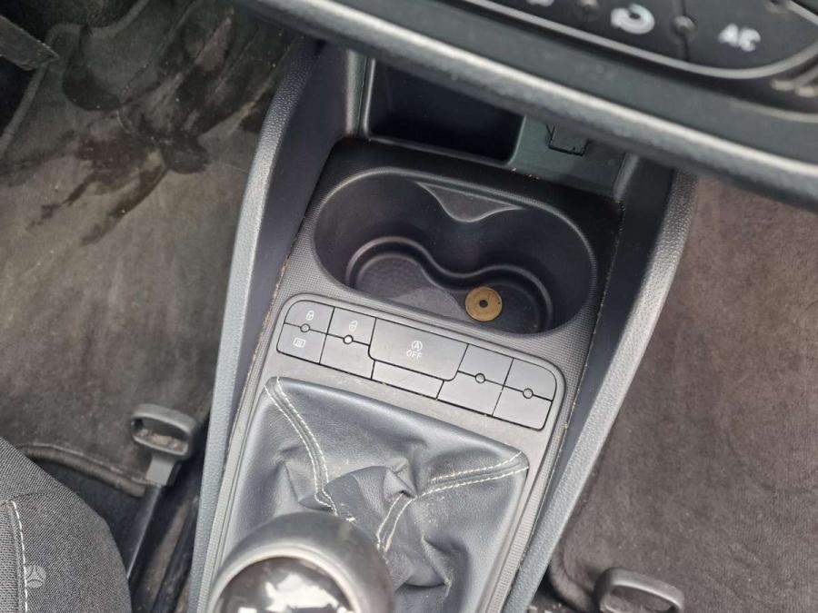 Pelēks SEAT Ibiza 2015 Kauņa, ar dzinēja tilpumu 1.20 L un nobraukumu 199 tūkst. km par 3500 €, foto 20 vietnē AUTOMOTO.COM.LV