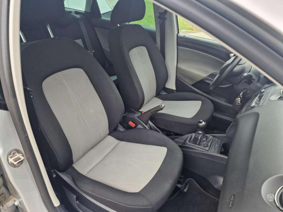 Pelēks SEAT Ibiza 2015 Kauņa, ar dzinēja tilpumu 1.20 L un nobraukumu 199 tūkst. km par 3500 €, foto 24 vietnē AUTOMOTO.COM.LV