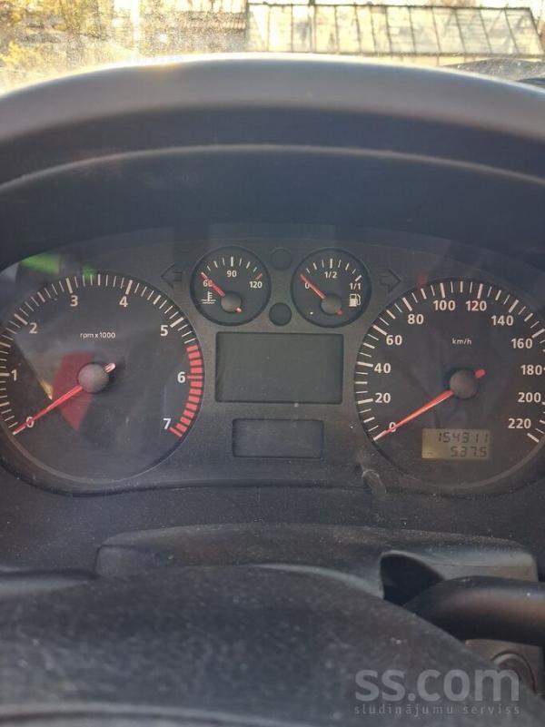 Red SEAT Ibiza 2000 in Liepaja, with an engine capacity of 1.40 L and mileage of 154 thousand km for 1000 €, photo 4 on AUTOMOTO.COM.LV